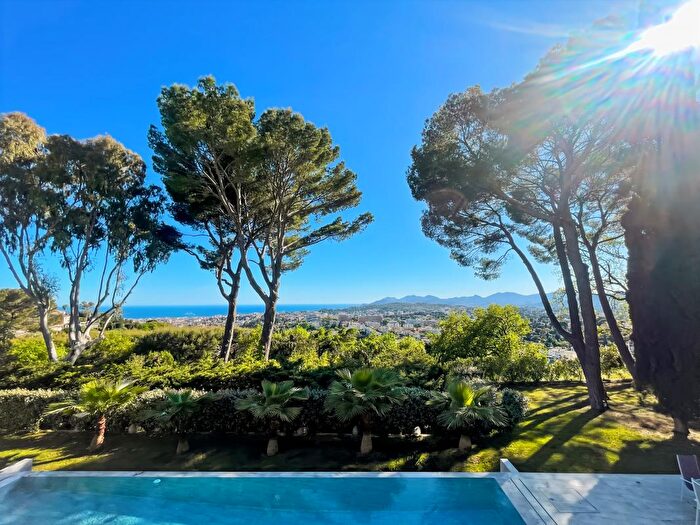 Maison à vendre - Mougins, Font Neuve, Saint-Basile, Fontmerle, Nartassière - 7 pièces - 6 chambres