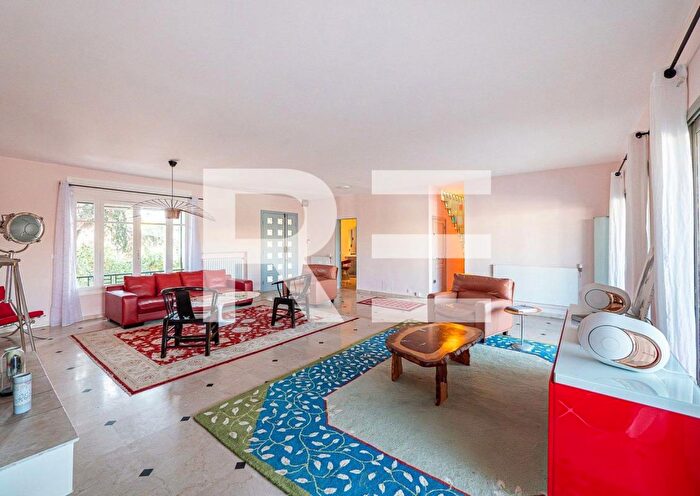 Maison à vendre - Arles, Centre-ville - 12 pièces - 4 chambres