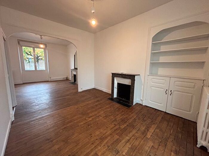 Maison à louer - Périgueux, Saint-Georges - 5 pièces - 4 chambres