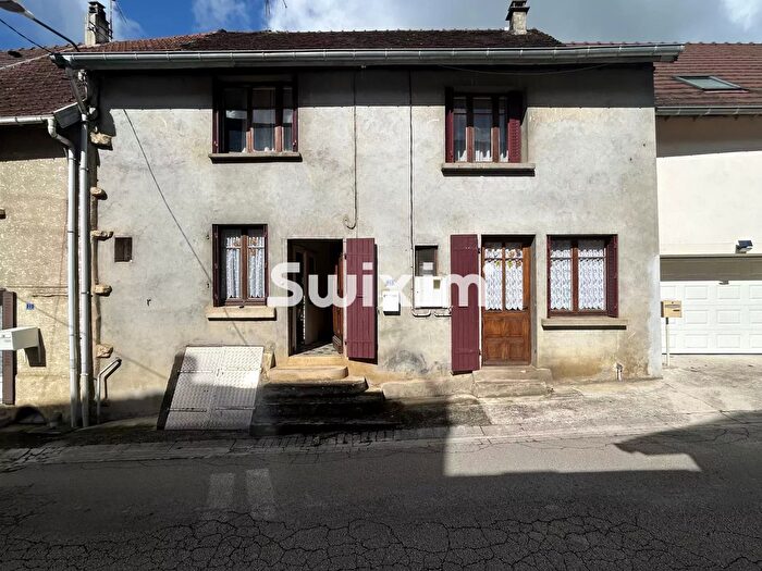 Maison à vendre - Lons-le-Saunier - 8 pièces - 4 chambres