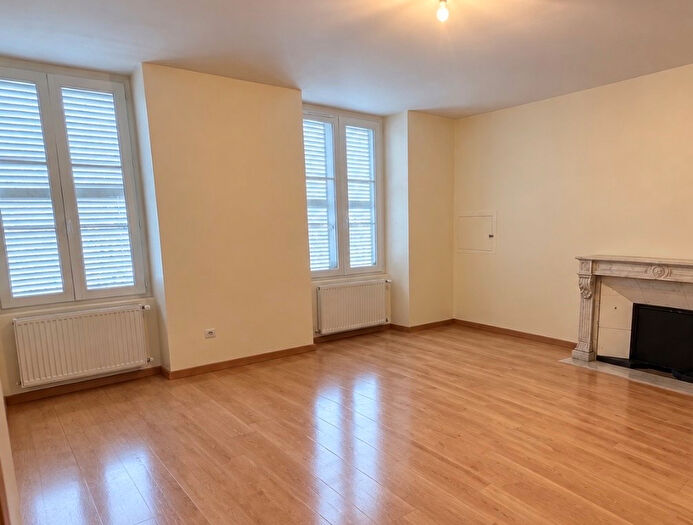 Lons-le-Saunier, Centre-ville : Appartement 3 pièces à louer