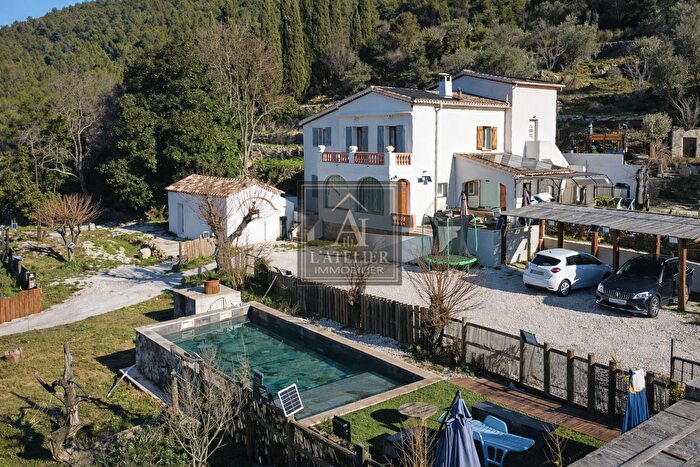 Maison 10 pièces à vendre à Solliès-Toucas