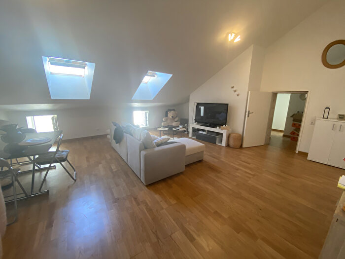 Appartement à louer - Poitiers, Centre-ville - 3 pièces - 2 chambres