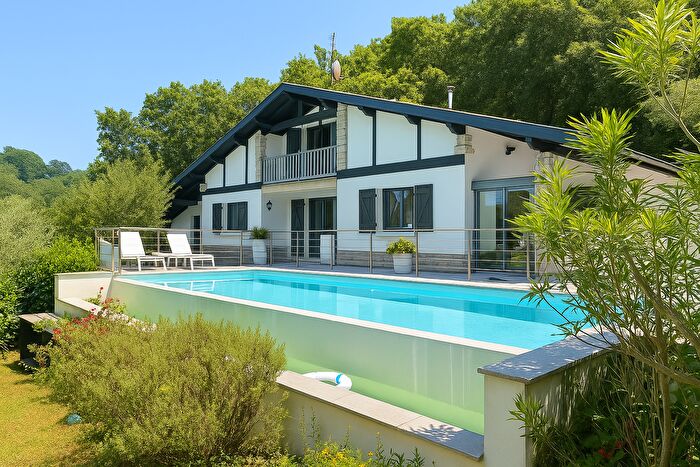 Maison à vendre - Ciboure - 8 pièces - 5 chambres