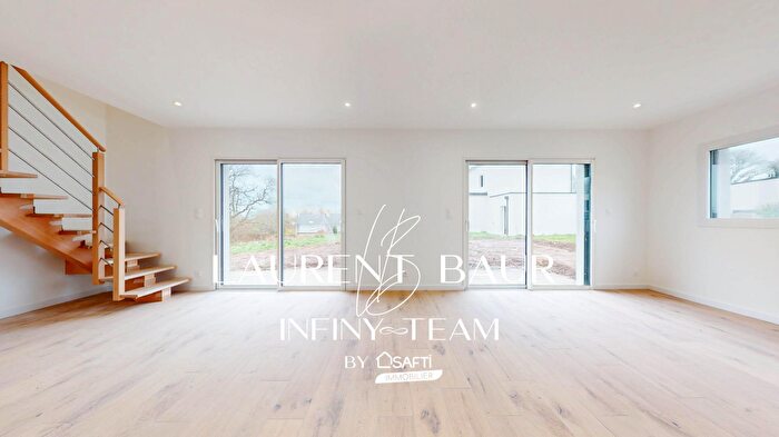 Maison à vendre - Plonéour-Lanvern - 4 pièces - 3 chambres