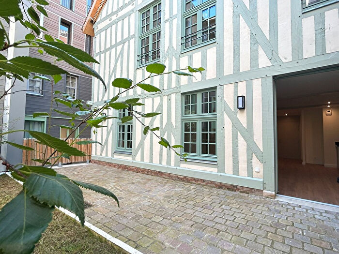 Appartement 3 pièces à Troyes, Cathédrale, à louer
