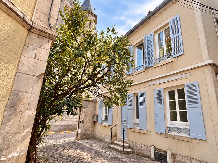 Maison 3 pièces à Bourges, Centre-ville, Charlet, Lahitolle, Pignoux, Sembat, à vendre