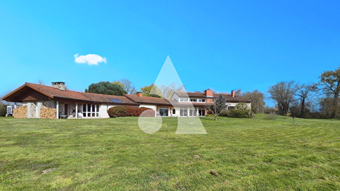 Maison à vendre - Montrond-les-Bains - 7 pièces - 5 chambres