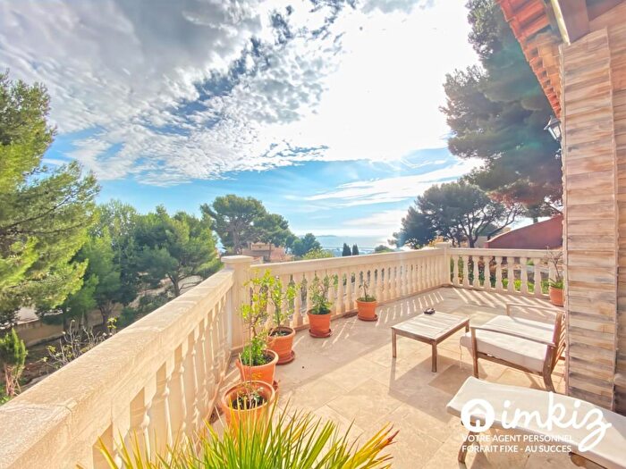 Maison à vendre - Marseille e , Saint-Henri - 7 pièces - 4 chambres