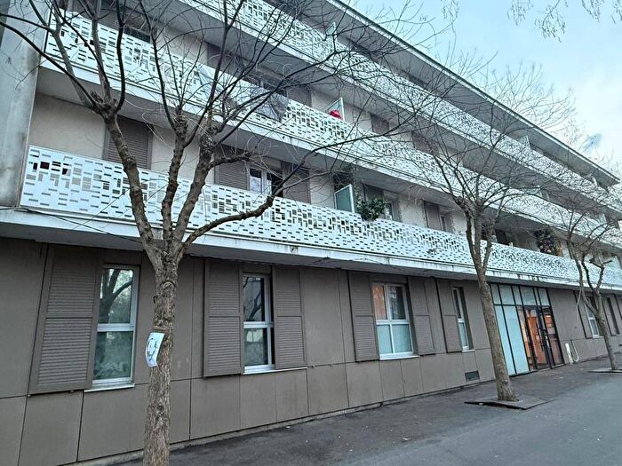 Appartement à louer - Gare, Le Bourget - 1 pièce