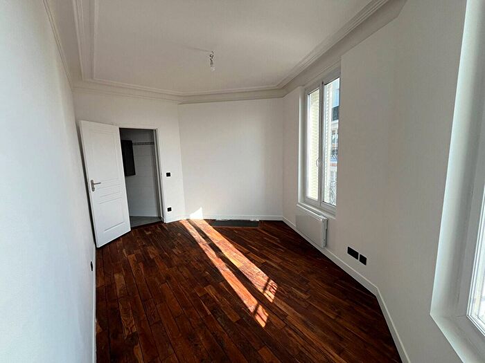 Appartement à louer - Parapluies, Fontenay-sous-Bois - 5 pièces - 3 chambres