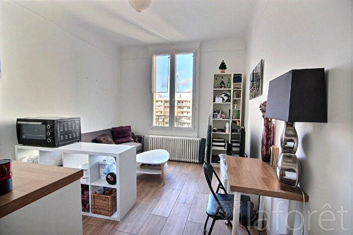 Appartement 2 pièces à louer à Courbevoie, Bécon