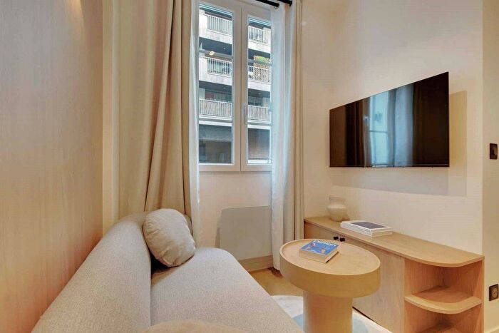 Appartement à louer - Muette Sud, Paris ème - 1 pièce