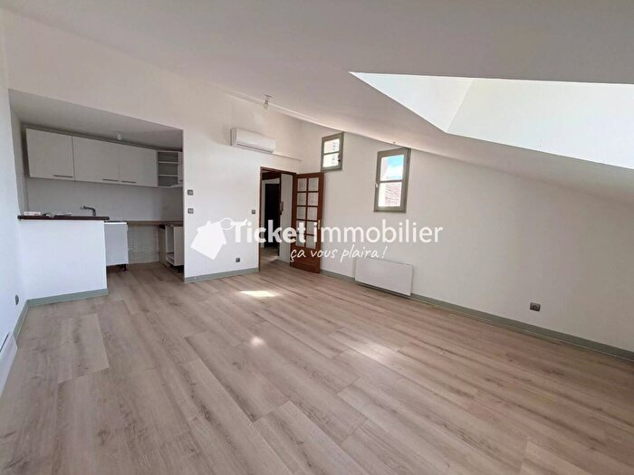 Appartement à louer - Mirande - 3 pièces - 2 chambres