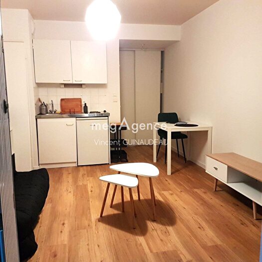 Appartement à vendre - Cholet, Notre Dame - 1 pièce
