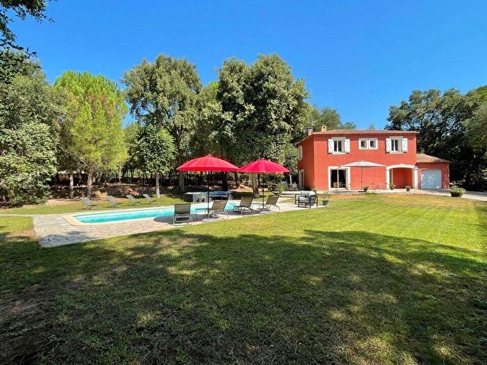 Maison à louer - Nord Est, Bormes-les-Mimosas - 5 pièces - 4 chambres