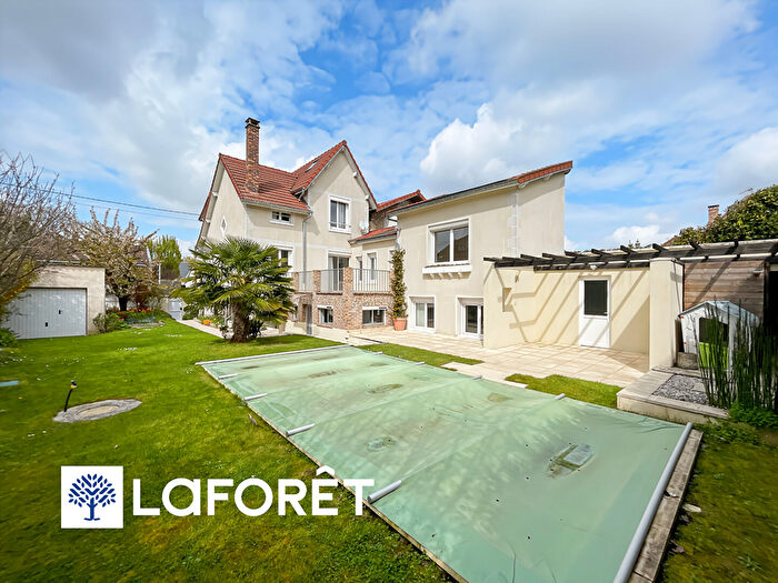 Maison à vendre - Sainte-Geneviève-des-Bois, Paul Vaillant Couturier - 7 pièces - 4 chambres