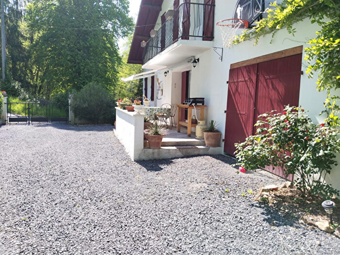 Maison à vendre - Cambo-les-Bains - 6 pièces - 4 chambres