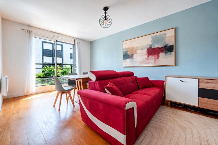 Suresnes, République : Appartement 3 pièces à vendre