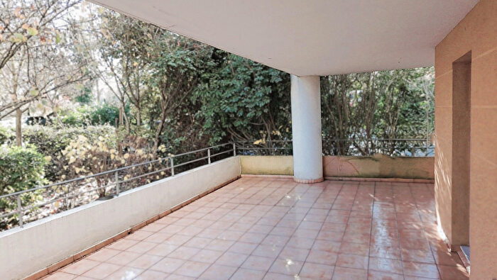 Appartement à vendre - Aix-en-Provence, Pont de lArc - 2 pièces - 1 chambre