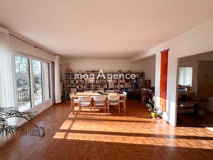 Appartement à vendre - Saint-Nom-la-Bretèche - 6 pièces - 4 chambres