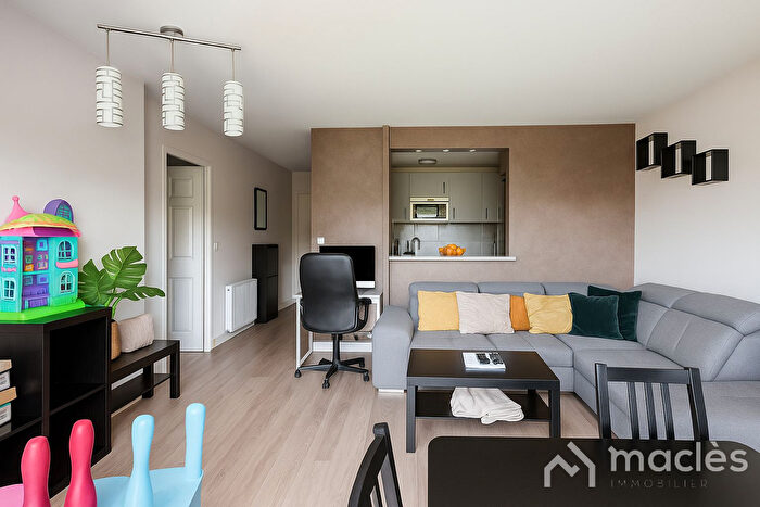 Appartement à vendre - Bondy, La Mare à Veuve - 4 pièces - 3 chambres