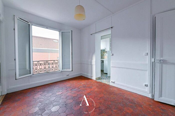 Appartement à louer - Aubervilliers - 2 pièces - 1 chambre