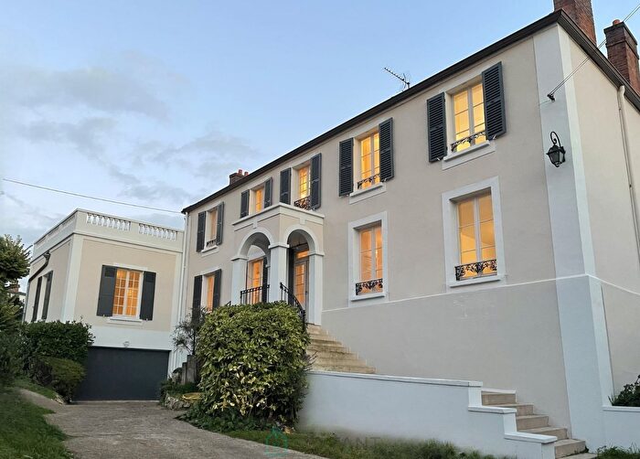 Mennecy, Centre-ville, Gare, Châtries, Château, Bel-Air - Maison 10 pièces à vendre