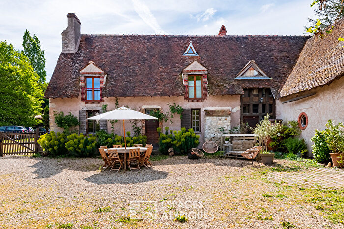 Maison à vendre - Conflans-sur-Loing - 12 pièces - 7 chambres