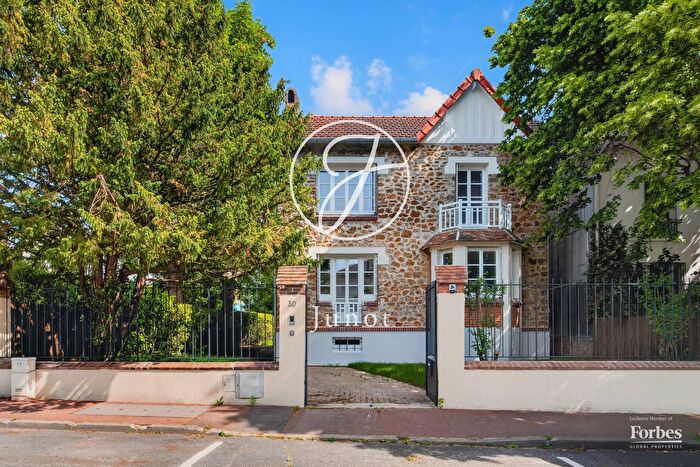 Maison 8 pièces à Saint-Cloud, Pasteur, Magenta, à vendre