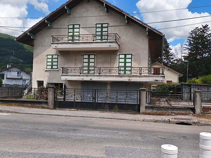 Cluses, La Sardagne : Maison 7 pièces à vendre
