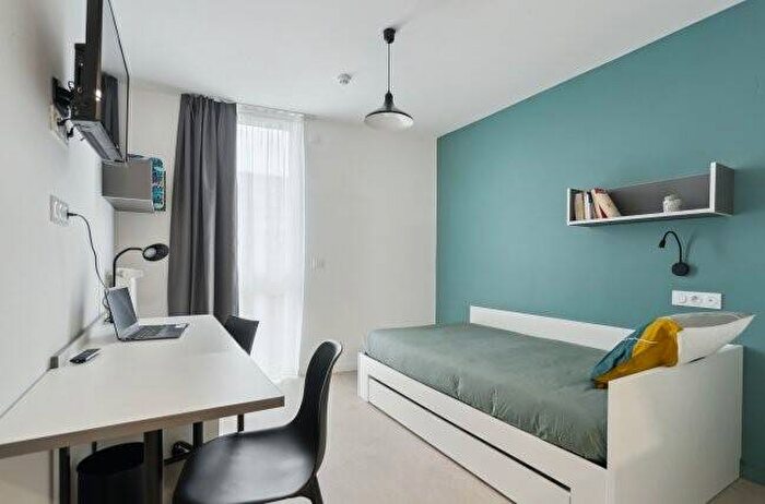Appartement 1 pièce à Varenne-Centre-Rive Charmante, Noisy-le-Grand, à louer