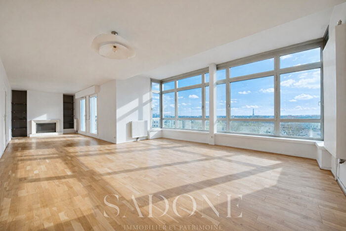 Suresnes, Carnot, Gambetta : Appartement 5 pièces à vendre