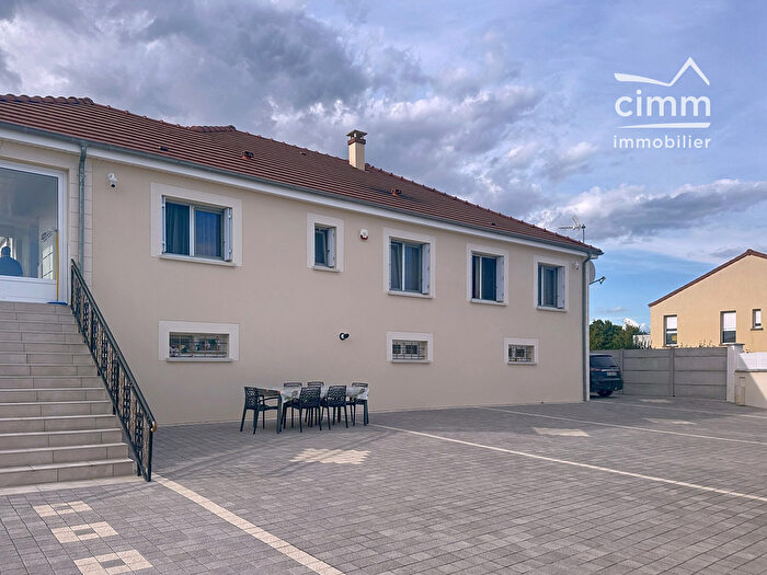 Maison à vendre - Villemandeur - 6 pièces - 4 chambres