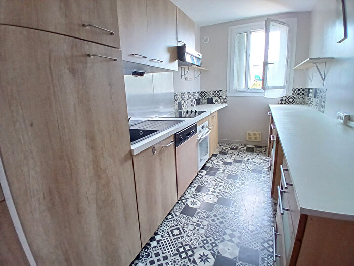 Appartement 3 pièces à louer à Laval, Pavement