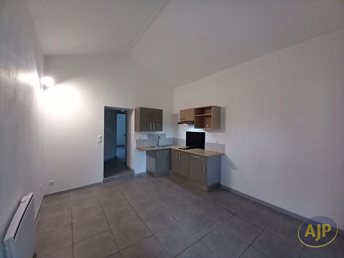 Maison à louer - Lesparre-Médoc - 2 pièces - 1 chambre