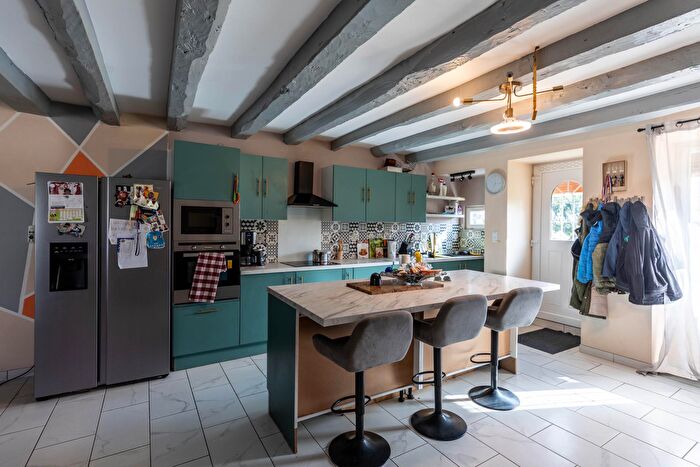 Maison à vendre - Saint-Sornin - 6 pièces - 4 chambres