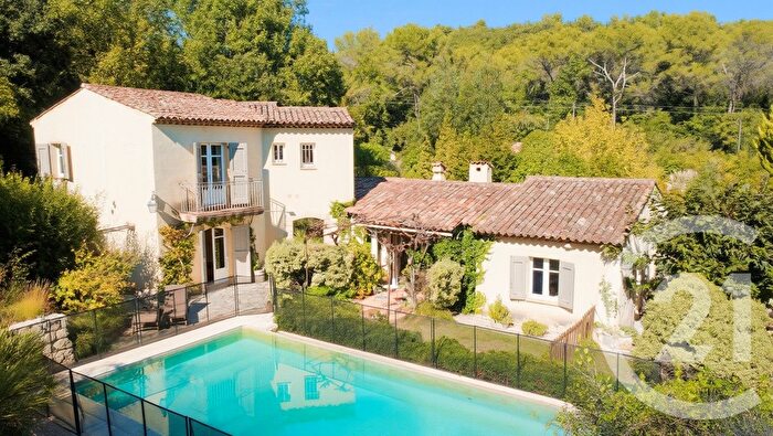Roquefort-les-Pins : Maison 5 pièces à vendre