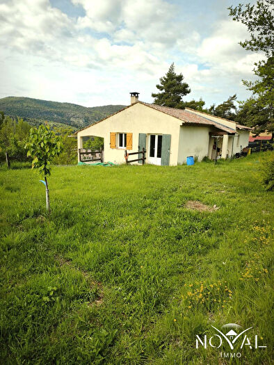 Maison 4 pièces à Andon, à vendre