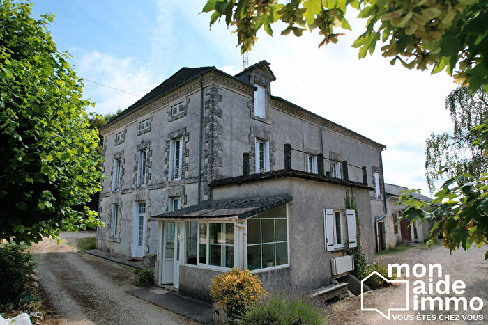 Maison 6 pièces à Thiviers, à vendre
