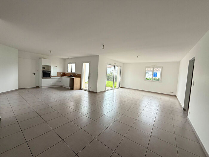 Maison à louer - Le Poiré-sur-Vie - 4 pièces - 3 chambres