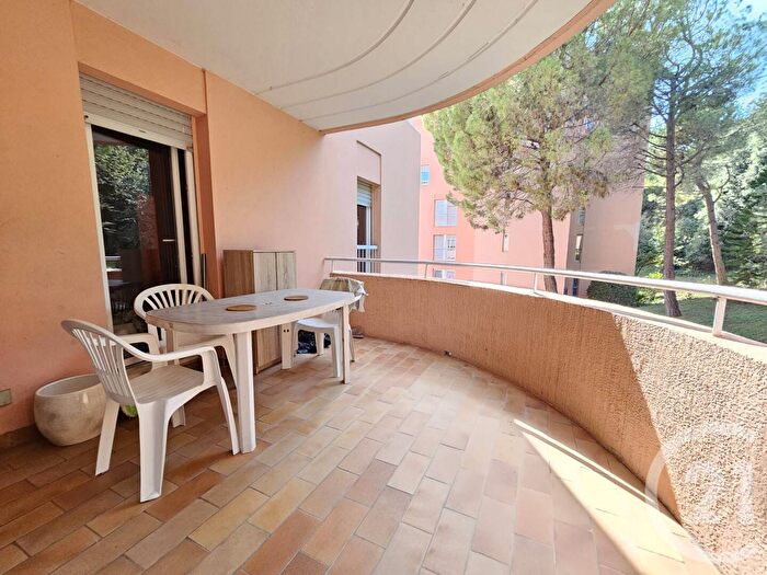 Appartement à louer - Saint-Laurent-du-Var - 4 pièces - 3 chambres