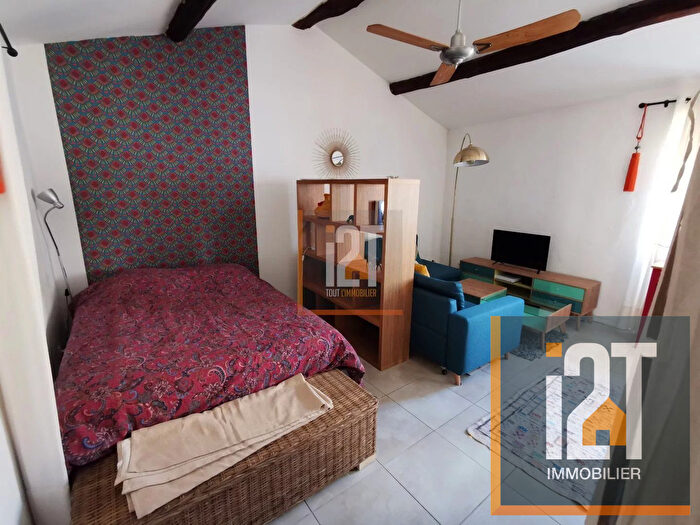 Appartement 1 pièce à louer à Nîmes, Ecusson, Arènes
