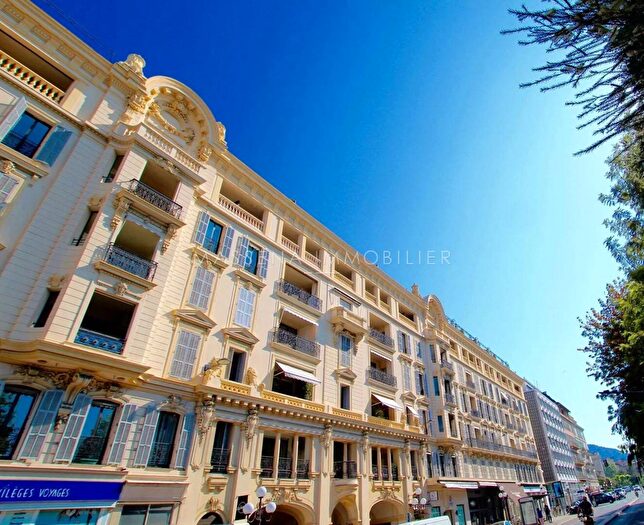 Appartement à louer - Vieux-Nice - 1 pièce