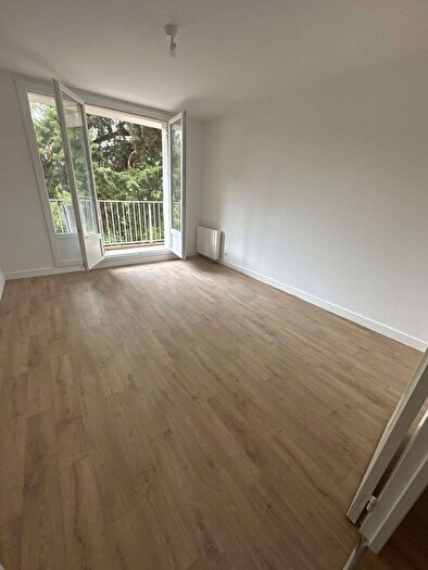 Appartement à louer - Ruy-Montceau - 3 pièces - 2 chambres