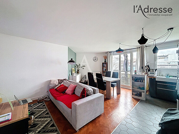 Appartement 2 pièces à vendre à Suresnes, Carnot, Gambetta