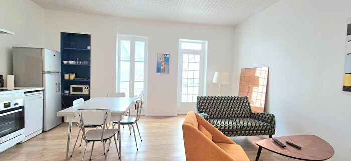 Appartement à vendre - Royan, Saint-Pierre - 3 pièces - 2 chambres