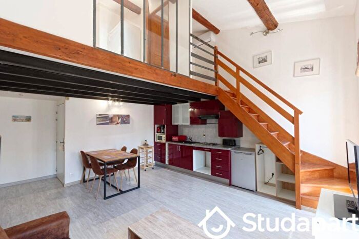 Appartement à louer - Le chapitre, Marseille er arrondissement - 2 pièces - 1 chambre