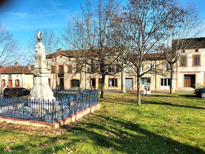 Maison à vendre - Villefranche - 9 pièces - 5 chambres