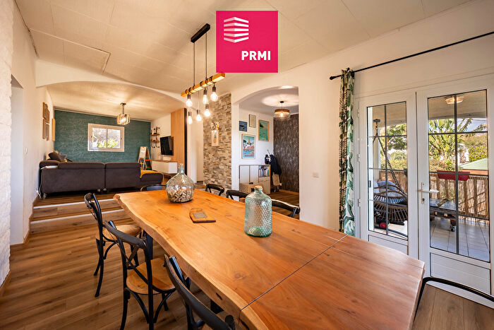 Maison à vendre - Saint-Paul, La Plaine - 8 pièces - 5 chambres